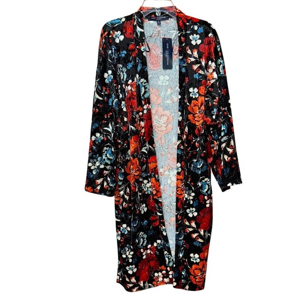 one clothing | Sweaters | Nwt One Clothing Gothic Floral Velvet Kimono ...